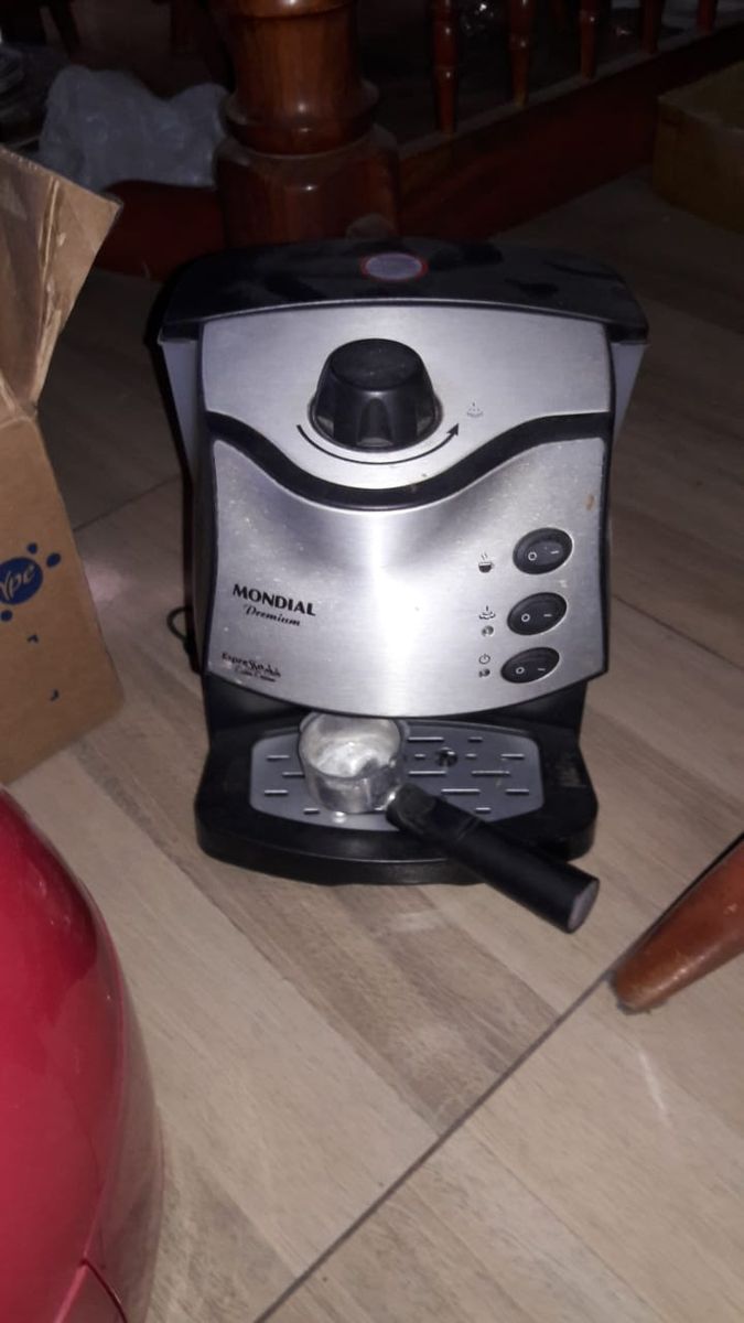 1 Linda Maquina de Café / Cafeteira - Marca Mondial | Móvel p/ Casa ...