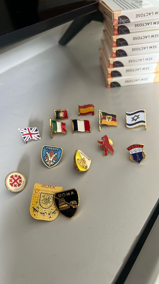 14 Pin Botom Broche Importados Coleção | Produto Vintage e Retro Usado ...