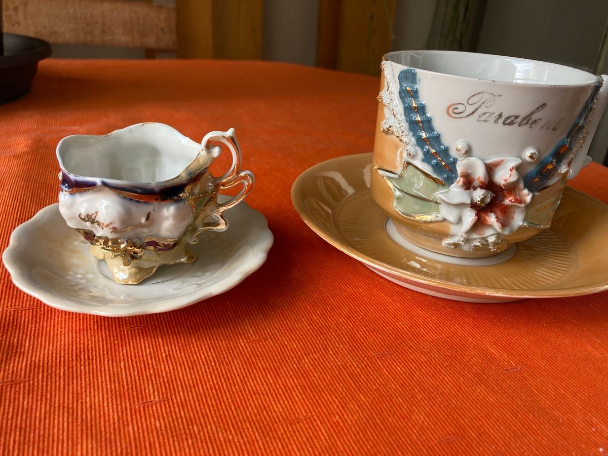 2 Xícaras Antigas | Móvel de Antiquário Usado 84624323 | enjoei