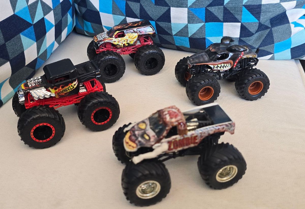 4 Pick Ups 2 Monsterjam (zombie e Monster Mutt) Original e Duas ...