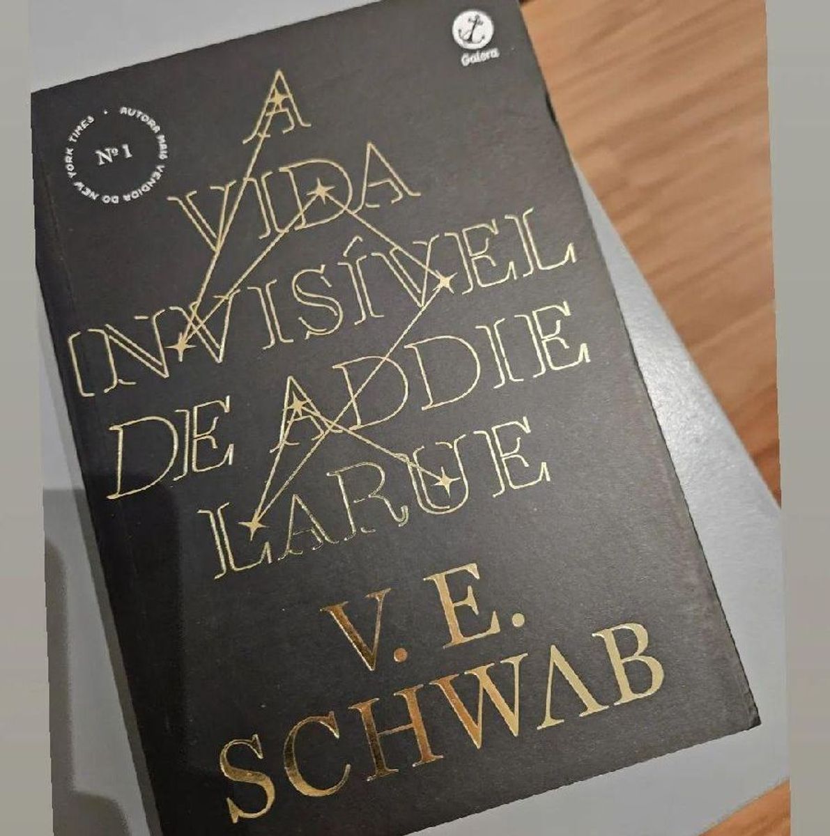 A Vida Invisível de Addie Larue | Livro Galera Usado 85309538 | enjoei