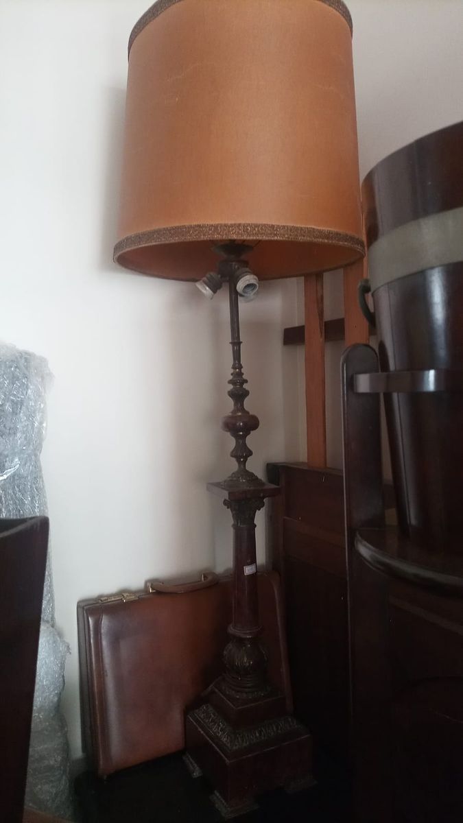 Abajou Antigo com Pé de Mármore | Móvel de Antiquário Usado 85097464 ...