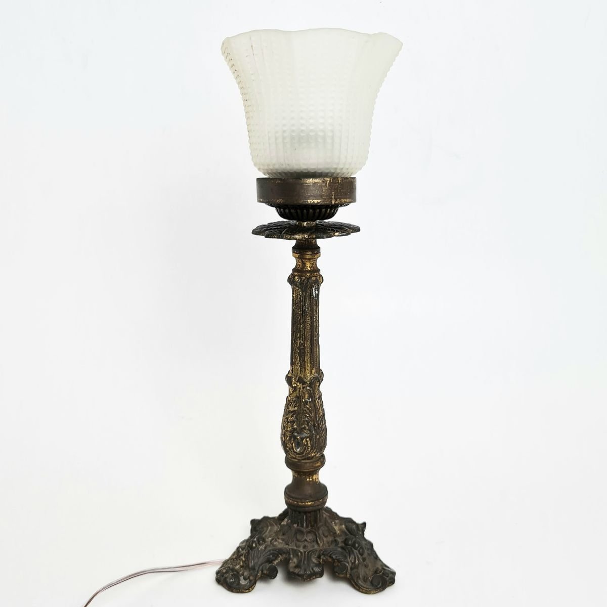 Abajur Antigo em Bronze e Cúpula de Flor em Vidro | Móvel de Antiquário ...