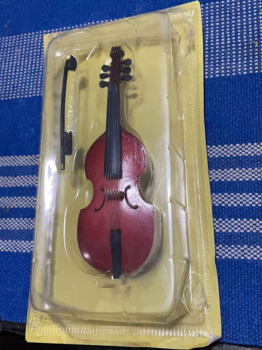 Acordeon - Instrumento em Miniatura | Item de Música Salvat Miniatura ...