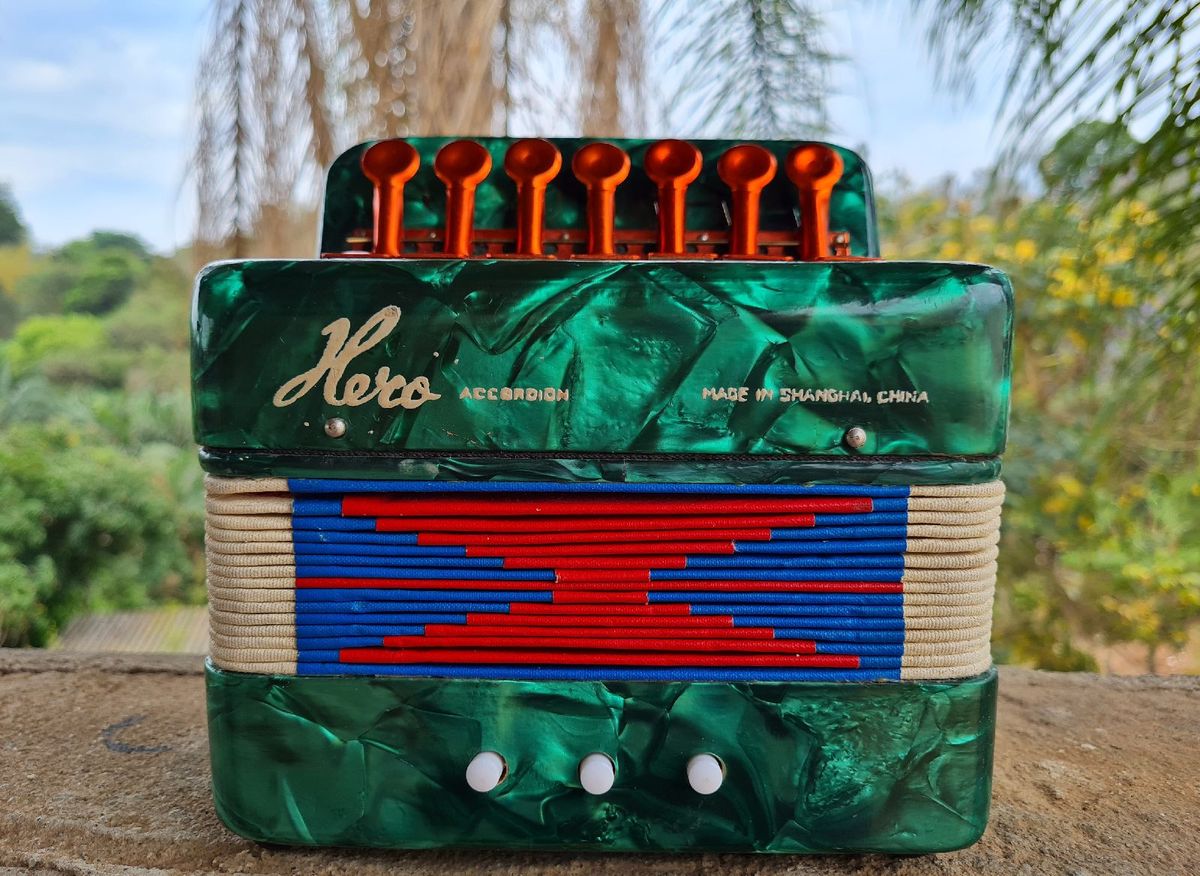 Acordeon/sanfona Hero, Antigo | Produto Vintage e Retro Hero Usado ...