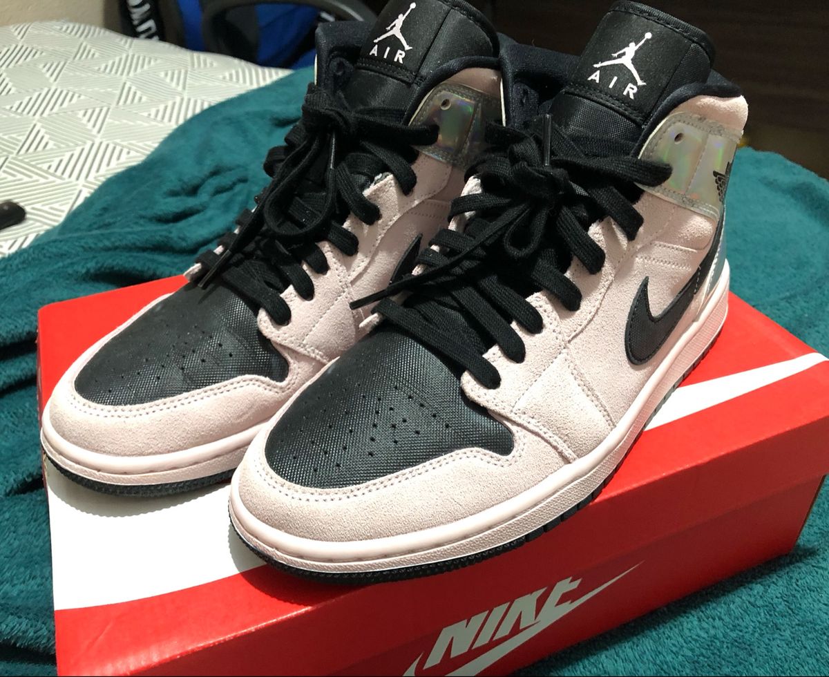 Air Jordan 1 Mid Dirty Powder Iridescent | Tênis Feminino Nike Usado ...