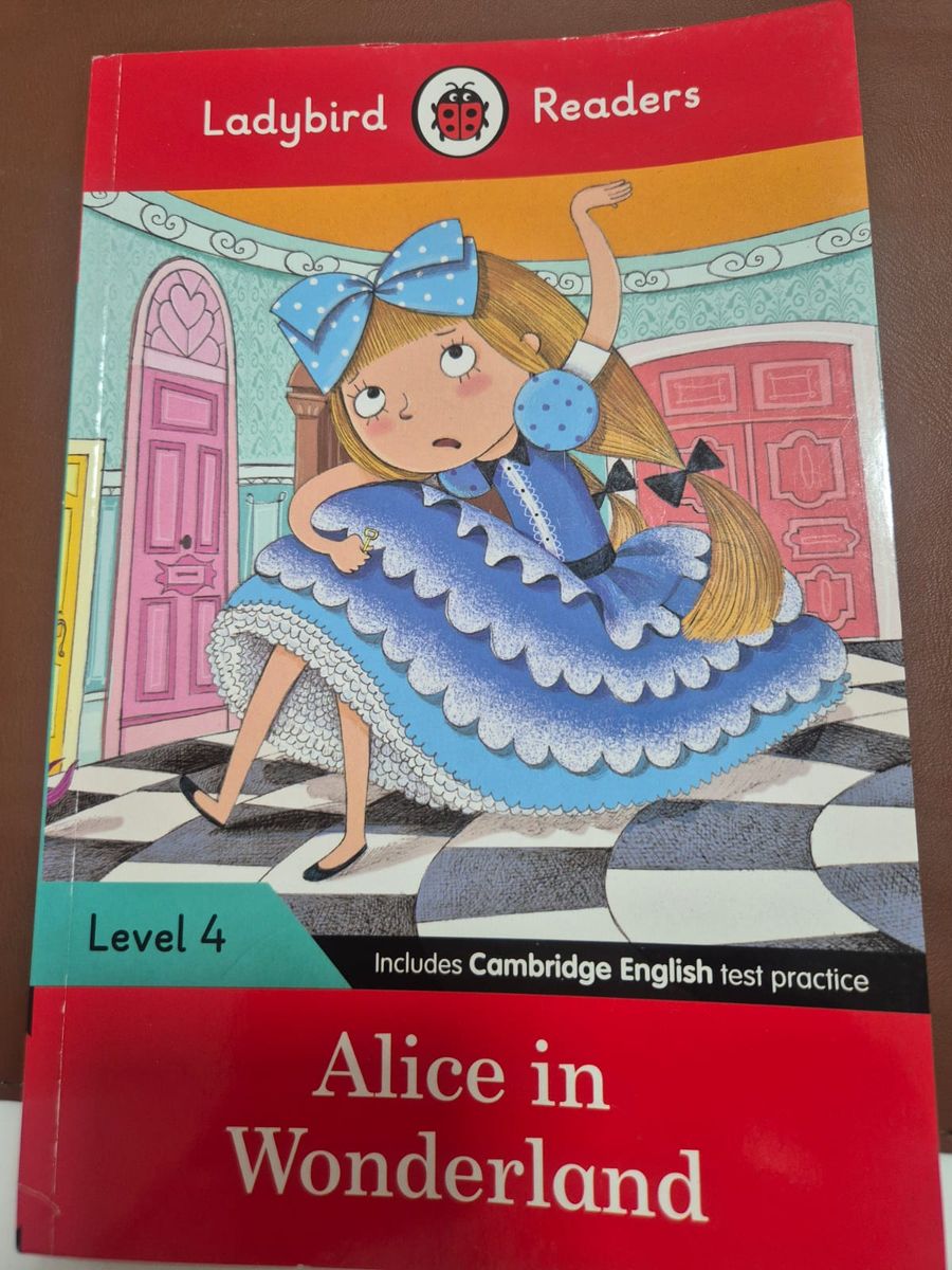 Alice In Wonderland - 4: Level 4 (elt Graded Reader) | Livro Edição ...