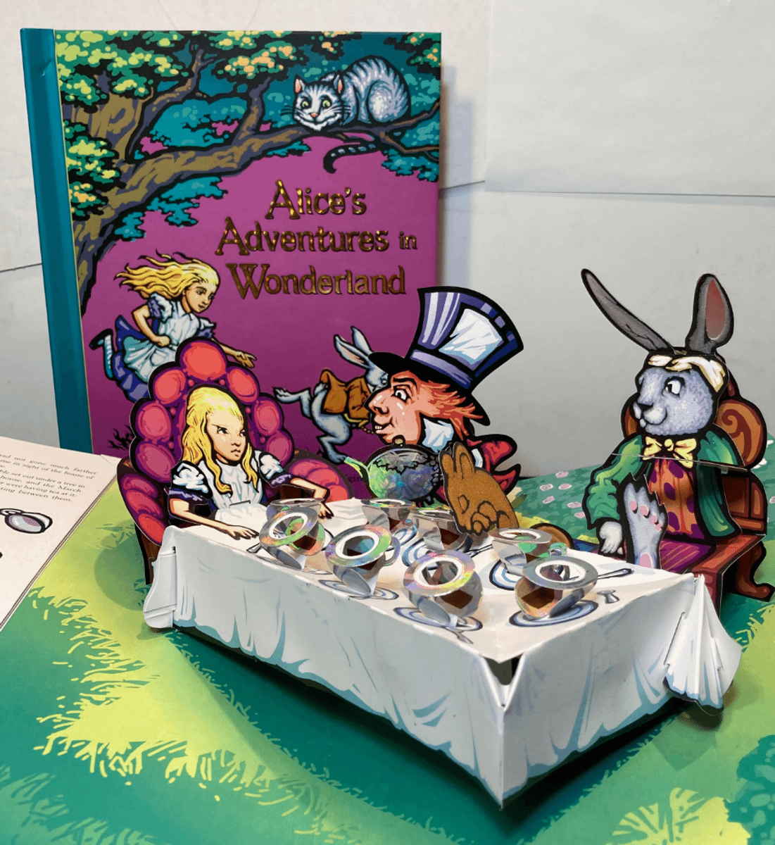 Alice In Wonderland Livro Pop Up - Robert Sabuda - Alice No País Das ...