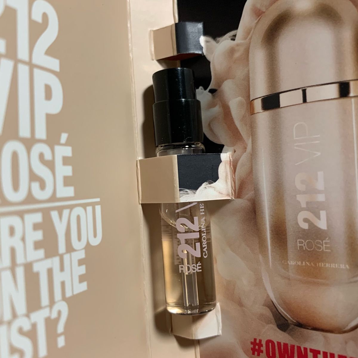 Amostra Original do Perfume 212 Vip Rosé Edp Carolina Herrera 1,5 Ml ...