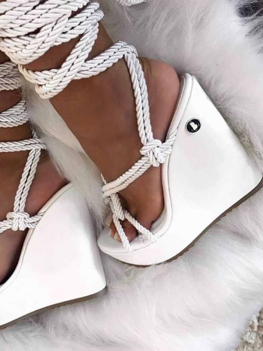 Anabella Branca | Sandália Feminina Bubu Usado 75673509 | enjoei