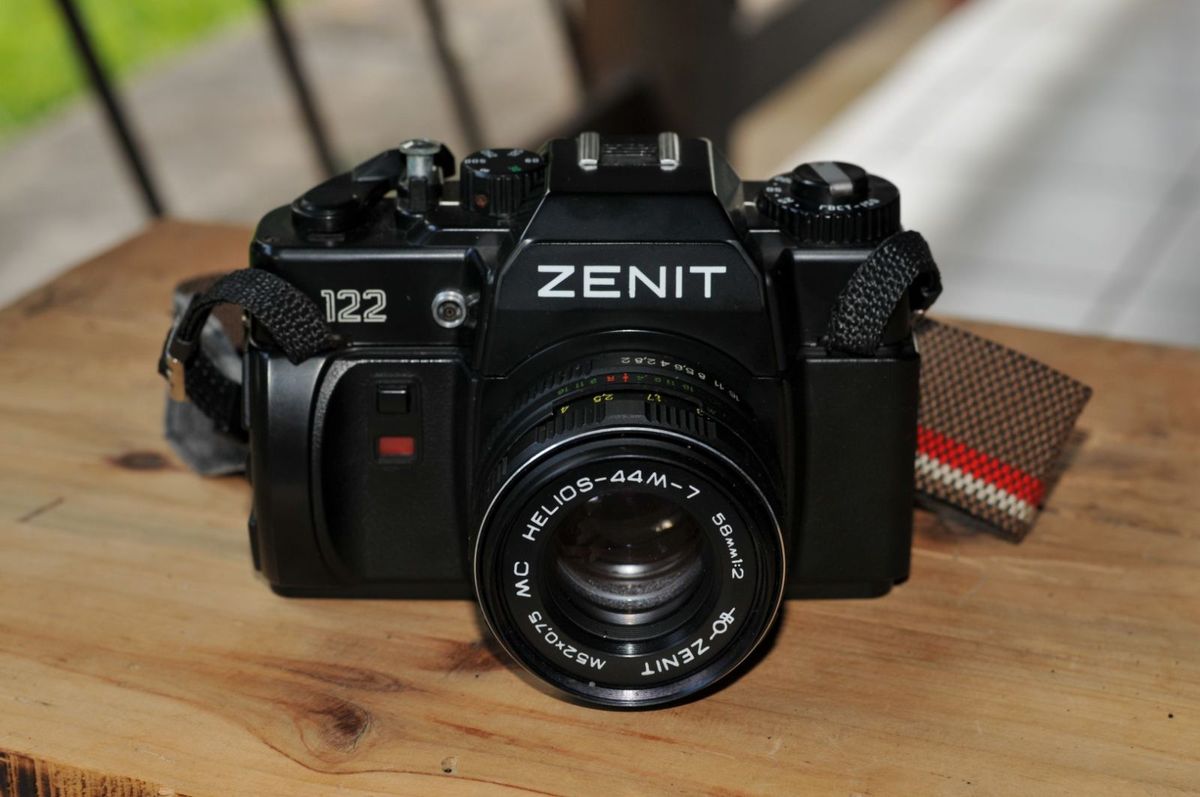 Antiga Câmera Zenit 122 + Flash Zenit + Case Zenit + Manuais | Máquina ...