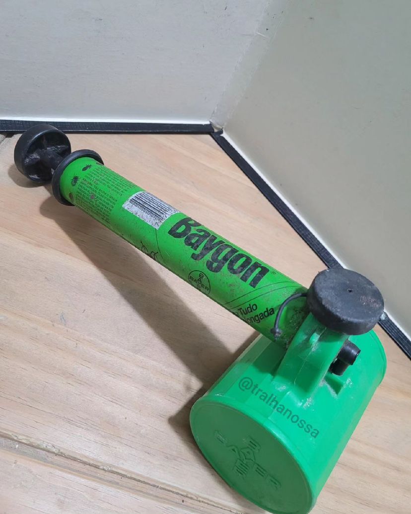 Antiga Embalagem Borrifador Inseticida Bayer Baygon, Lata / Plástico ...