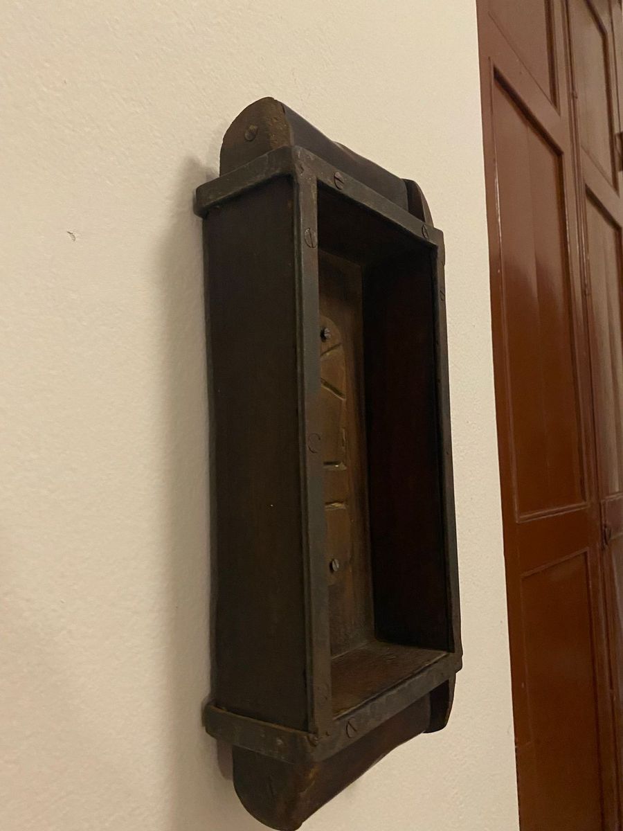 Antiga Forma Tijolo Madeira e Metal - Peça Centenária - Oratório ...