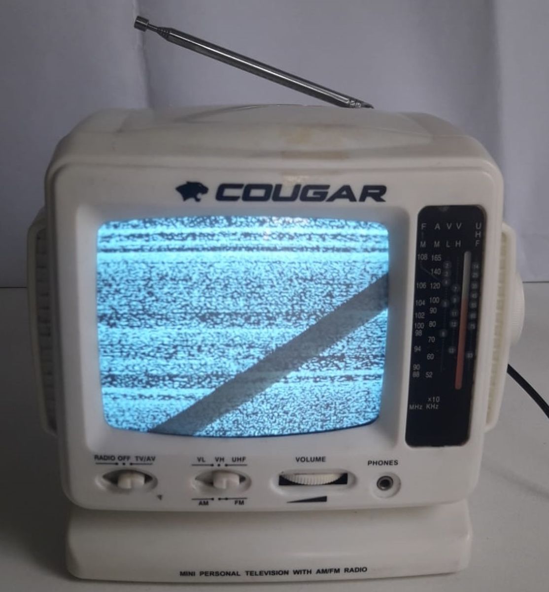 Antiga Mini Tv / Rádio Portátil Cougar Ctv-450w - Funcionando | Item ...