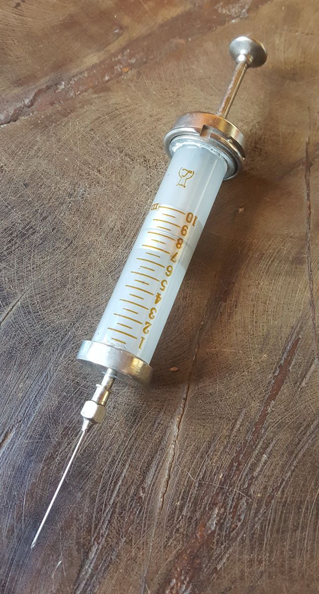 Antiga Seringa em Vidro e Metal com Agulha | Produto Vintage e Retro ...