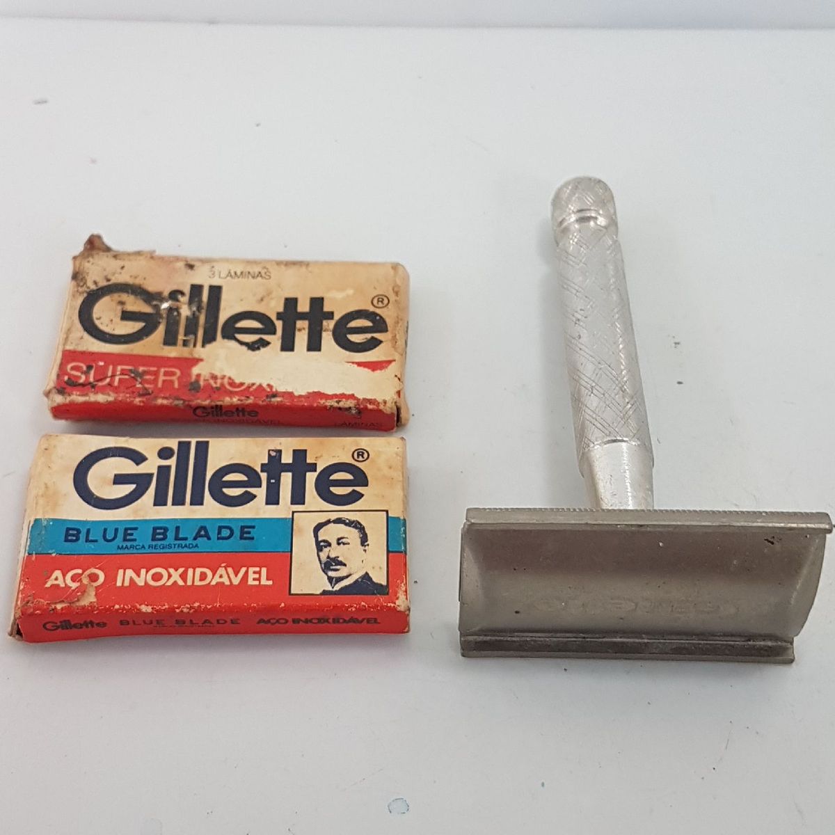 Antigo Aparelho de Barbear Gillette com Duas Caixas de Lâminas Antigas ...
