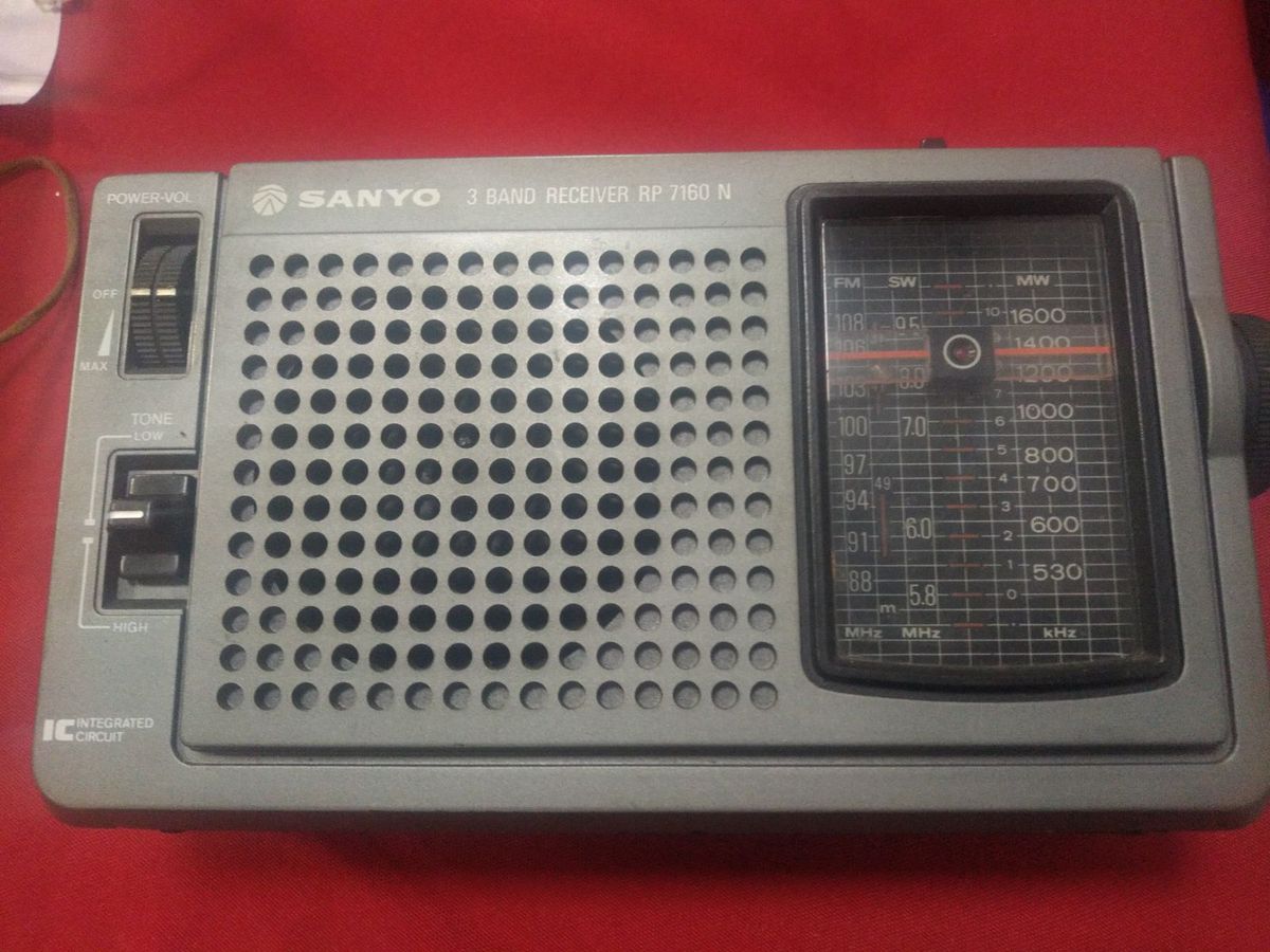 Antigo Rádio Sanyo Rp 7160 , Funcionando | Item de Música Usado ...