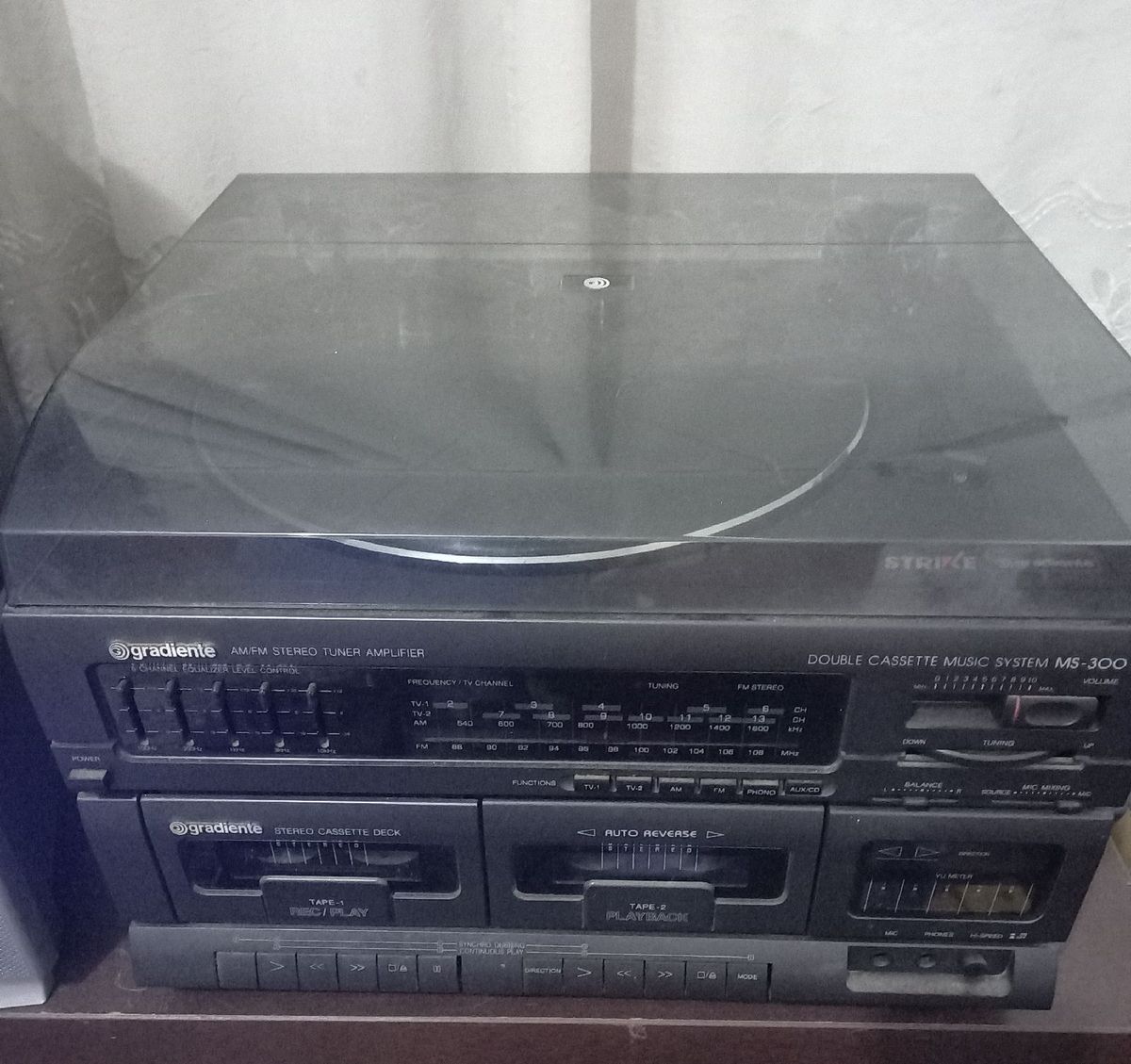 Aparelho de Som Gradiente Strike | Item de Música Gradiente Strike ...