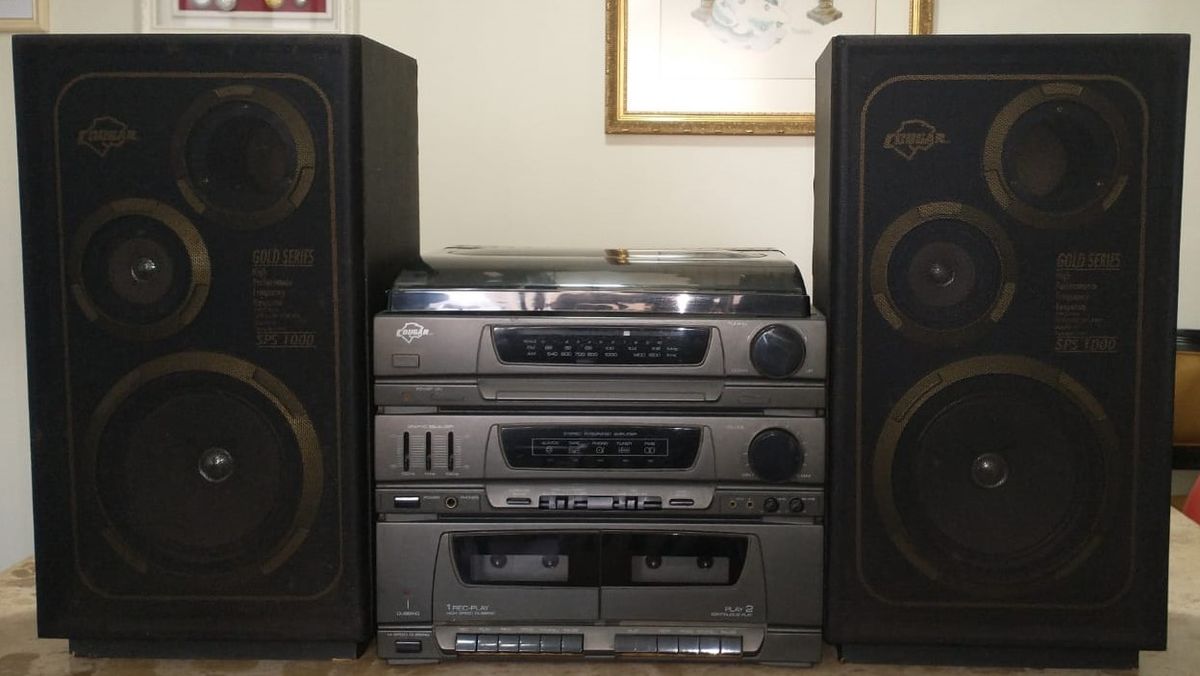 Aparelho de Som Retrô + Caixas de Som | Produto Vintage e Retro Cougar ...