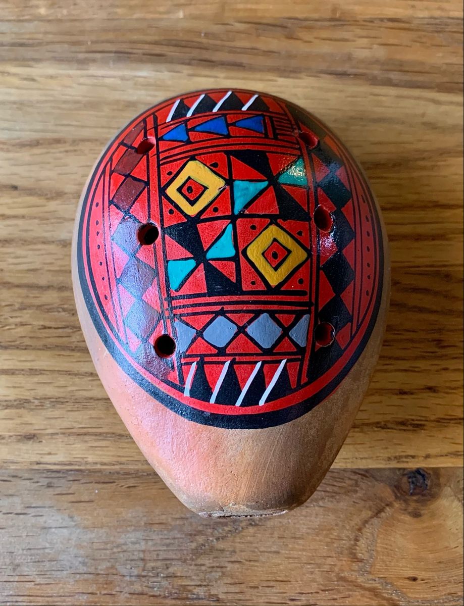 Apito Indígena de Cerâmica Pintado À Mão do Vale do Xingu | Item de ...