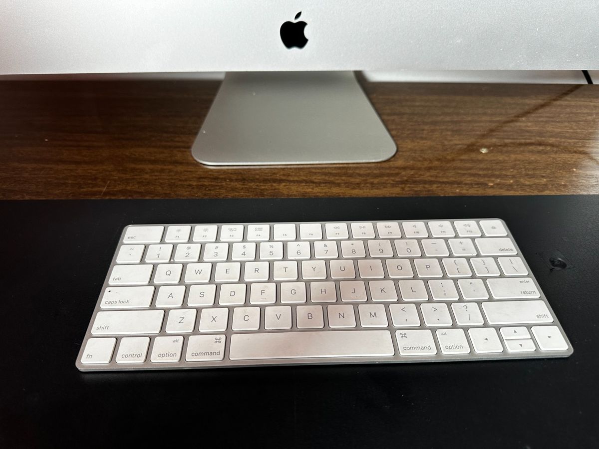 Apple Keyboard 2 (teclado) Modelo A1644 Branco | Mouse p/ Computador ...