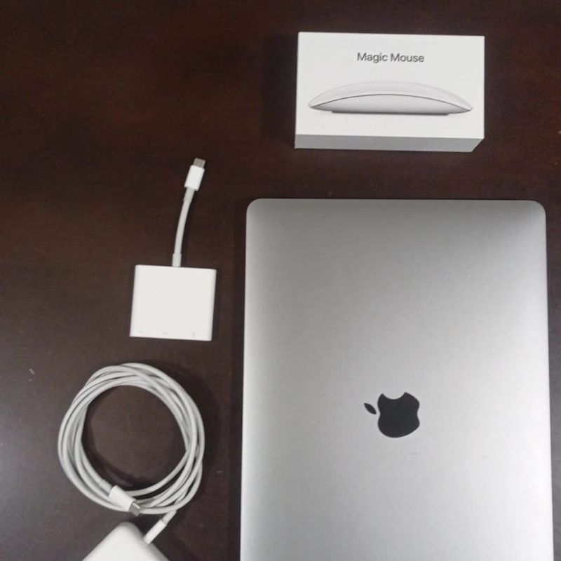 Apple Macbook Pro A2338 Tela Retina 13.3 M1/8gb de Ram 512gb Apple Macbook Pro A2338 Tela Retina 13.3 M1/8gb de Ram 512gb