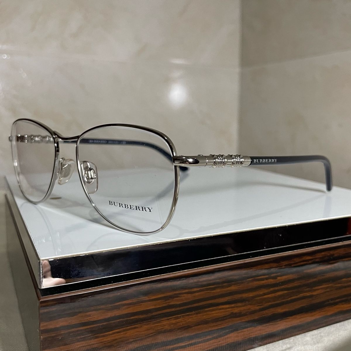 Armação Óculos de Grau Burberry | Óculos Masculino Burberry Usado ...