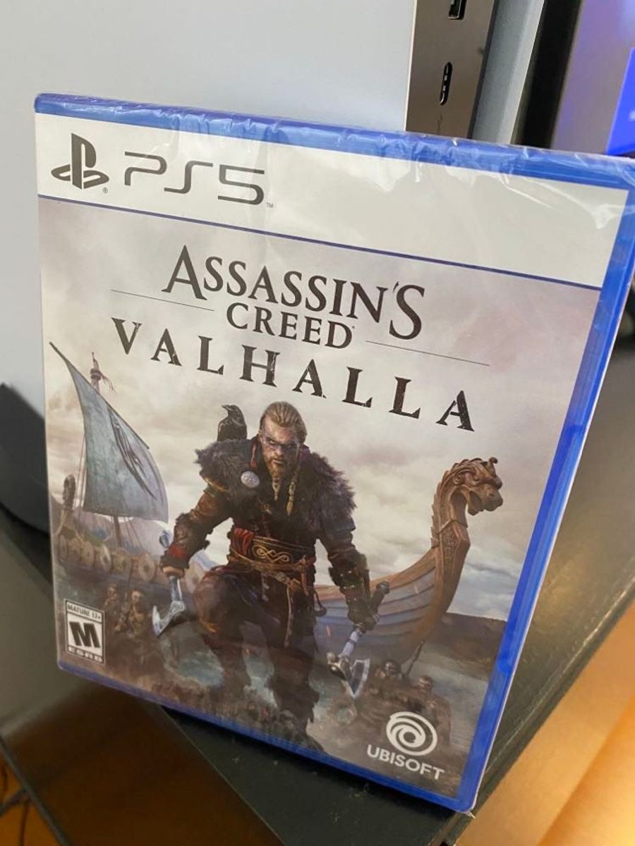 Assassins Creed Valhalla Standard Edition Ubisoft Ps5 Físico Lacrado