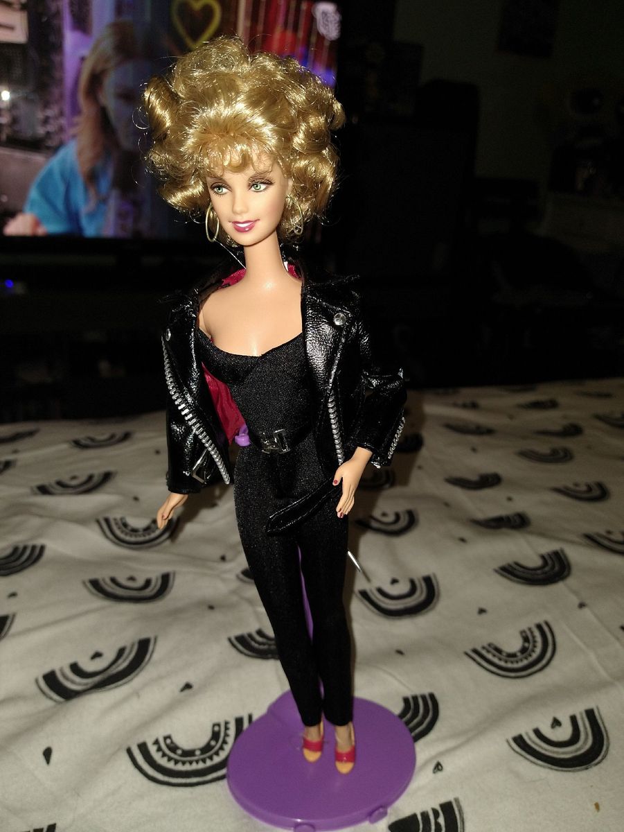 Barbie Collector - Sandy Grease | Filme e Série Barbie Usado 74531657 ...