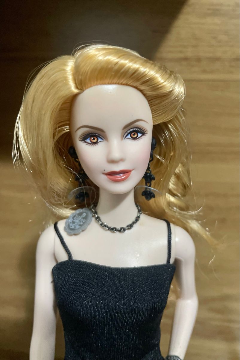 Barbie Rosalie Saga Crepusculo | Brinquedo Barbie Usado 113795234 | enjoei