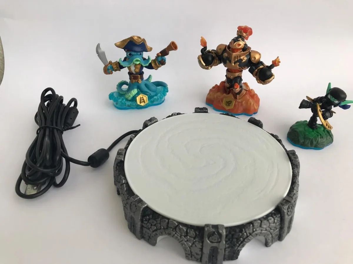 Base e 3 Miniaturas Skylanders Swap Force para Wii U | Acessório p ...