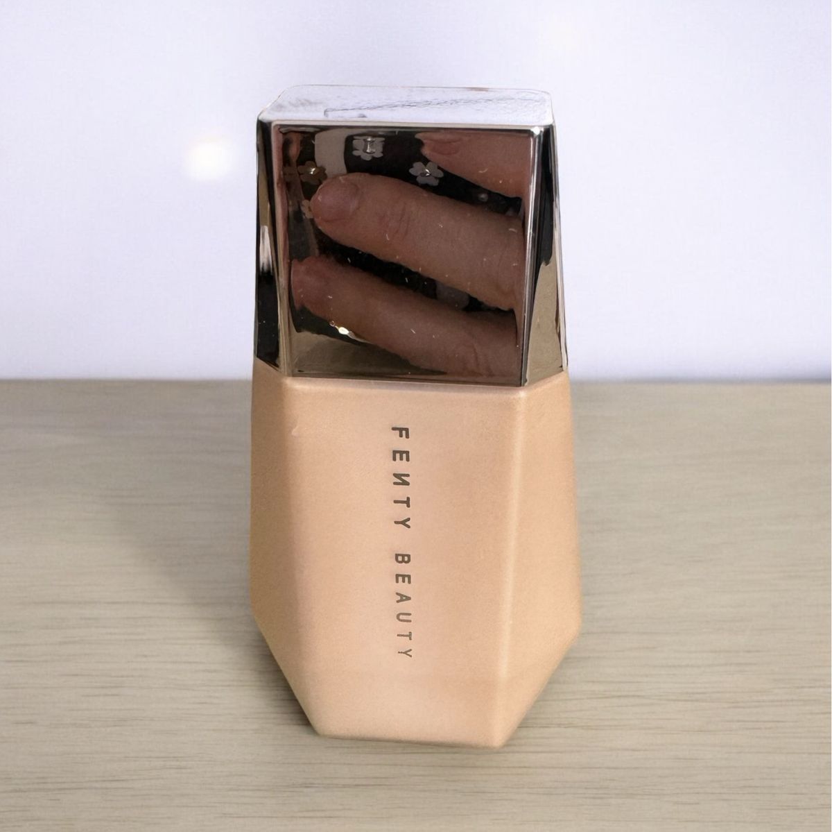 Base Líquida Fenty Easy Drop Blurring Skin | Maquiagem Feminina Fenty ...