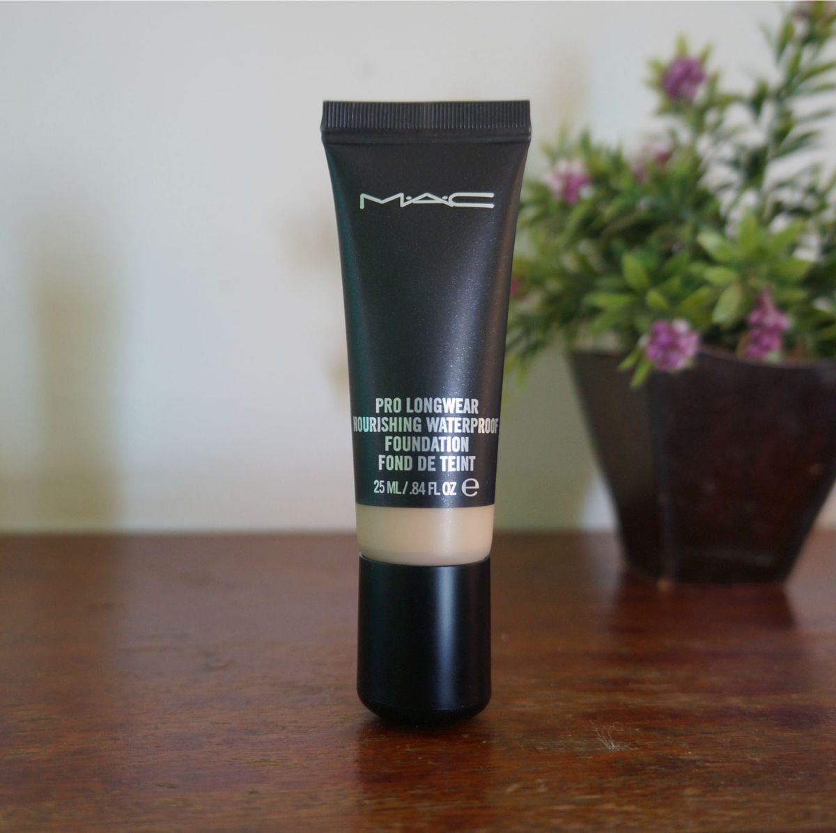 Base Pro Longwear Nourishing Waterproof, Mac (nc20) | Maquiagem ...