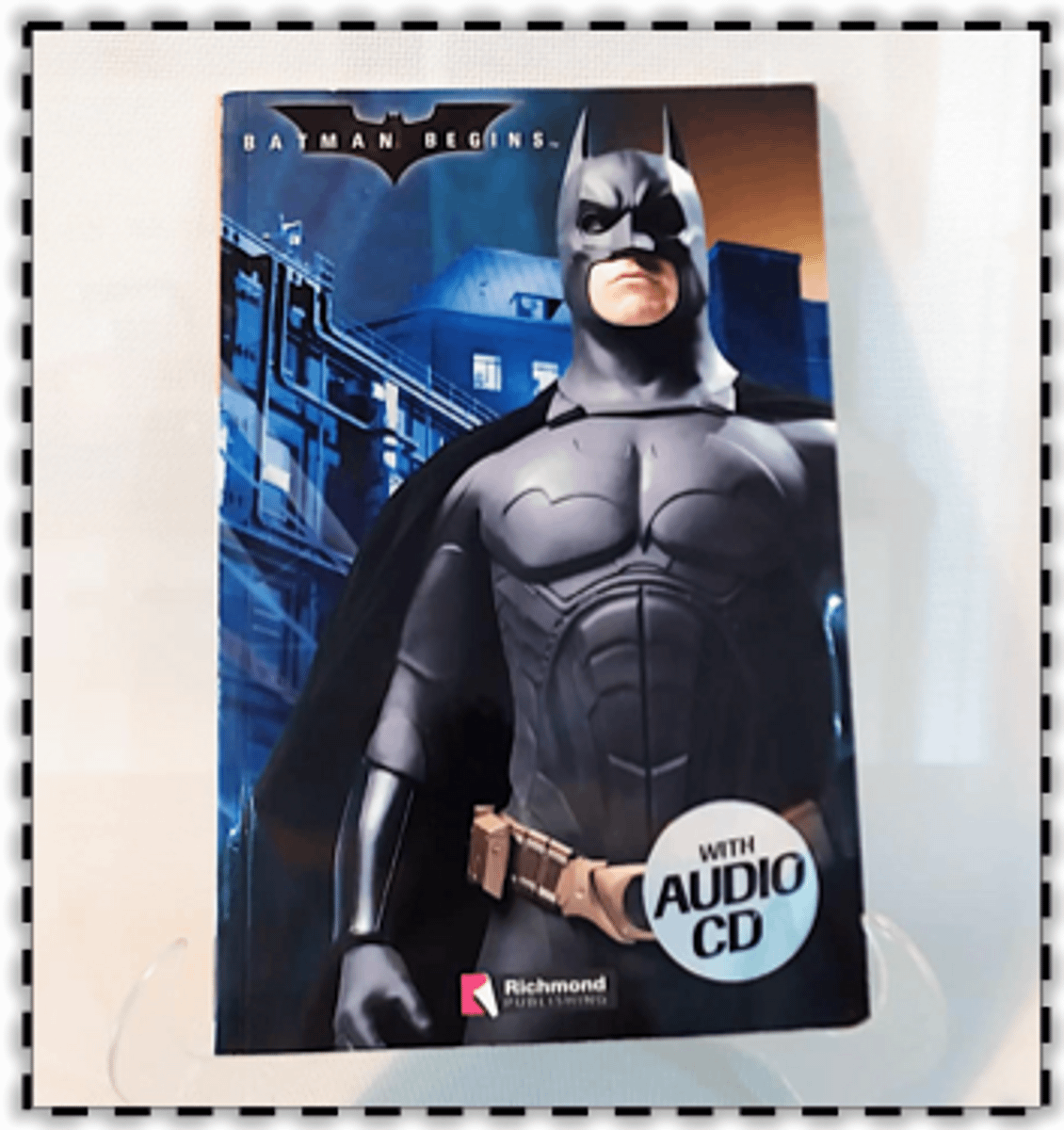 Batman - Begins - With Audio-cd - Level 2 | Livro Usado 68656321 | enjoei