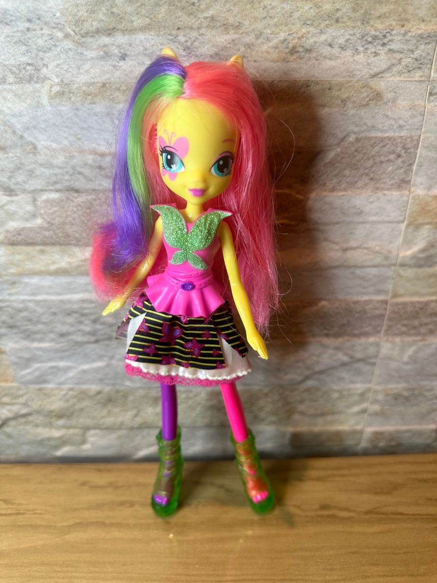 Belíssima Boneca Fluttershy da Série Equestria Girls My Little Pony 2013 Hasbro Mattel Batbie ...
