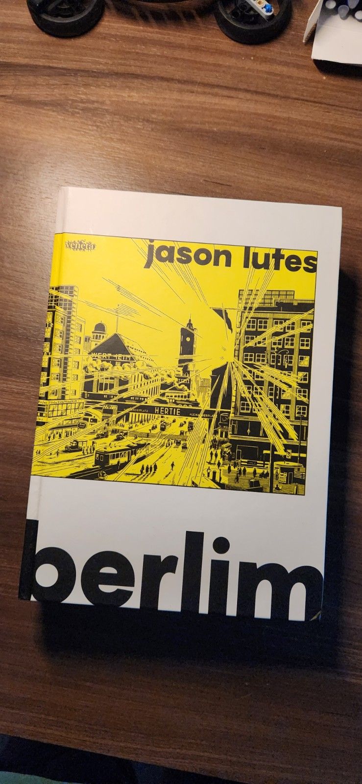 Berlim (jason Lutes) | Livro Editora Veneta Usado 112305929 | enjoei