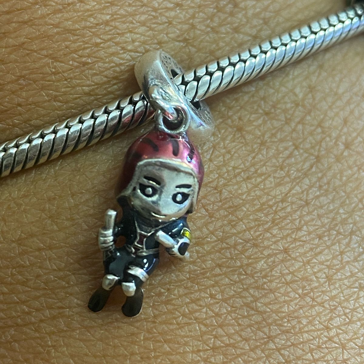 Berloque Viúva Negra Marvel Pandora Original | Jóia Feminina Pandora ...