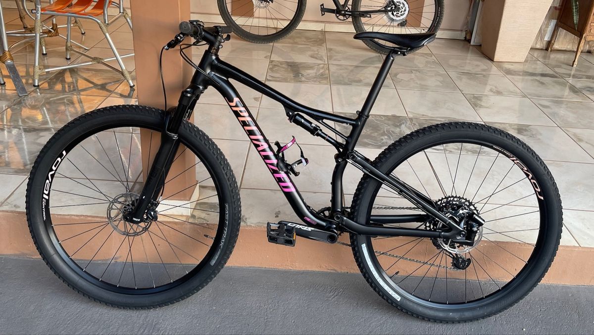 Bicicleta Specialized Full | Moda Esportiva Feminina Specialized Usado ...