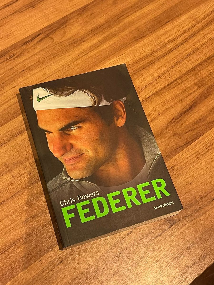 Biografia do Roger Federer por Chris Bowers | Livro Usado 81844292 | enjoei