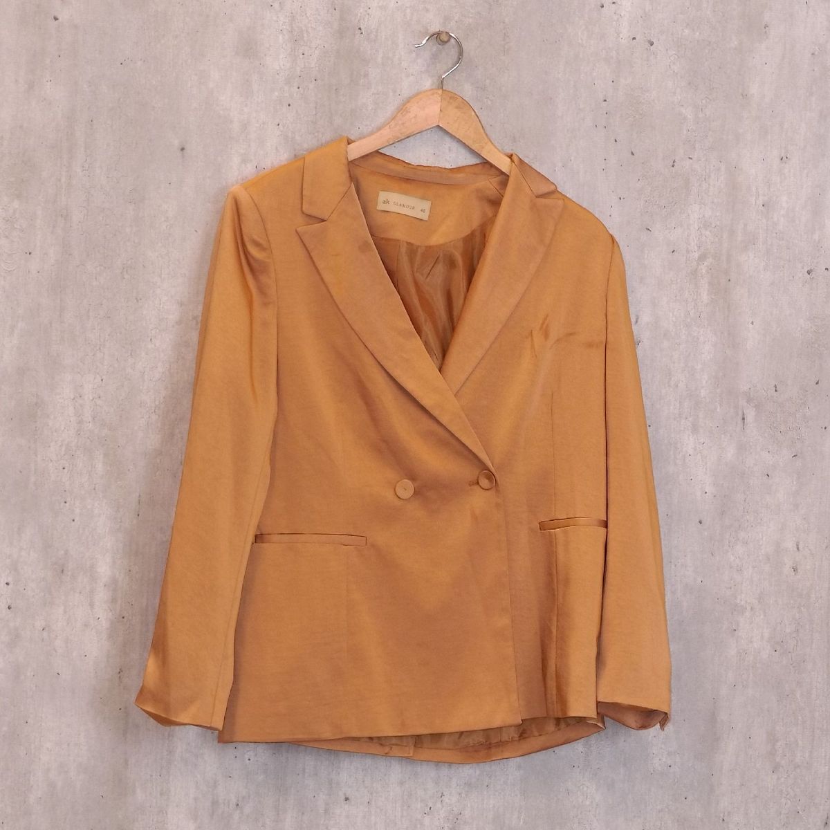 Blazer Caramelo Cetim Anne Kanner | Terno Feminino Anne Kanner Usado ...