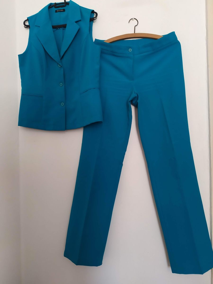 Blazer sem Manga e Calça Turquesa | Terno Feminino Baccaria Usado ...