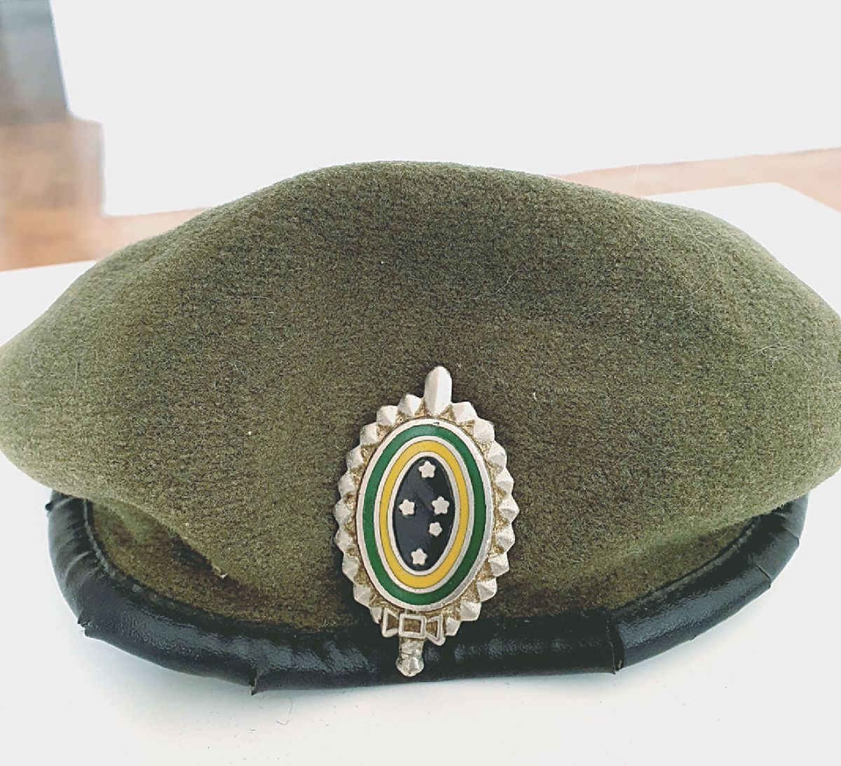 Boina Exército Brasileiro C/ Brasão Eb | Chapéu Masculino Bakarrara Usado 69731160 | enjoei