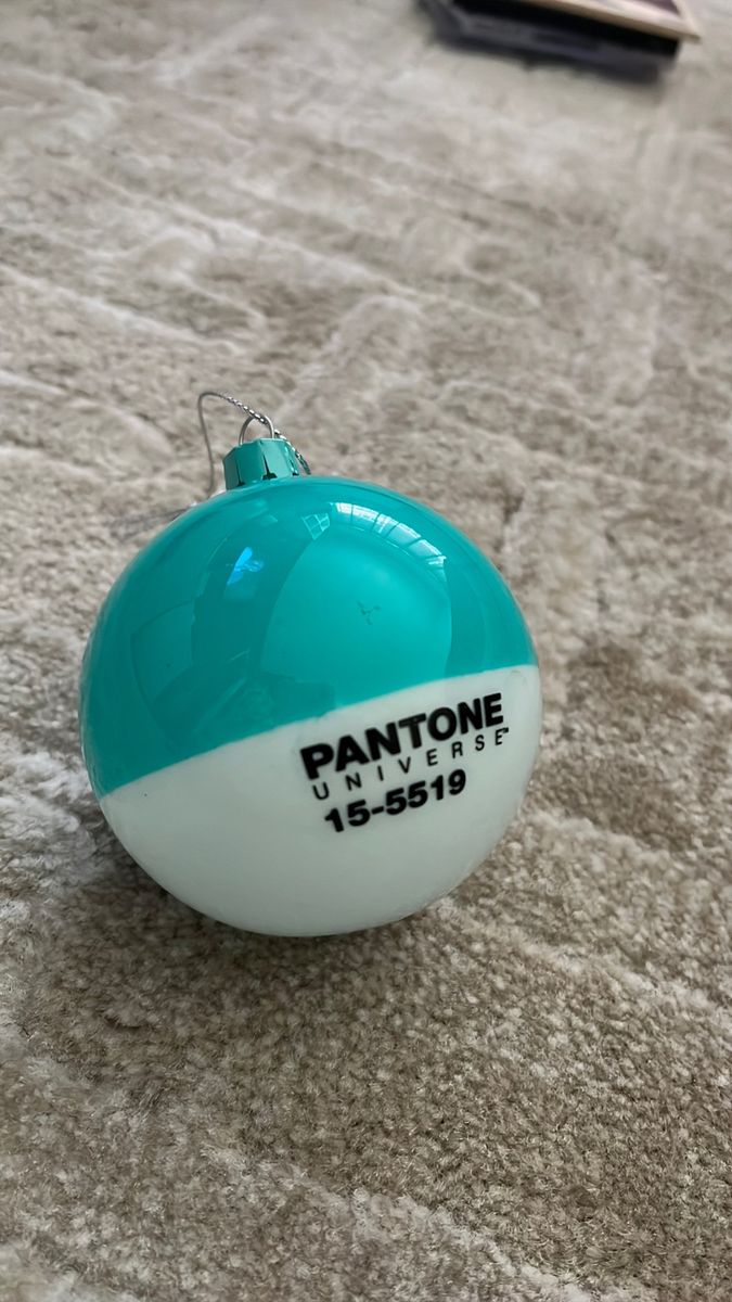 Bola de Natal Pantone Original | Item de Decoração Pantone Usado ...