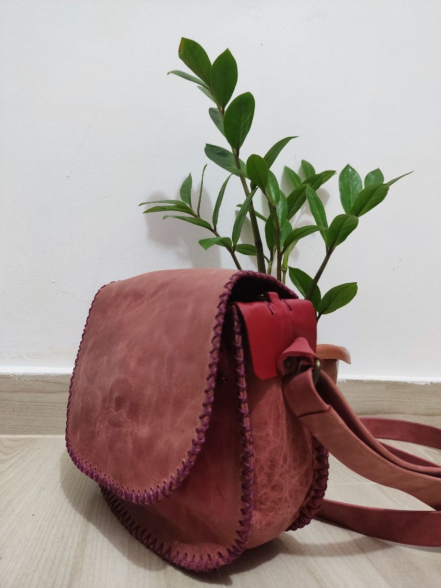 Bolsa Artesanal 100% Couro Original Feita a Mão. | Bolsa de Ombro ...