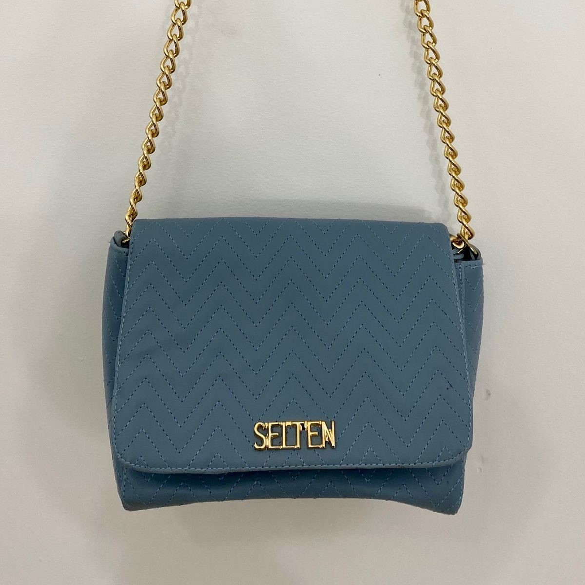 Bolsa Azul Claro de Ombro Setten com Corrente Dourada | Bolsa de Ombro ...