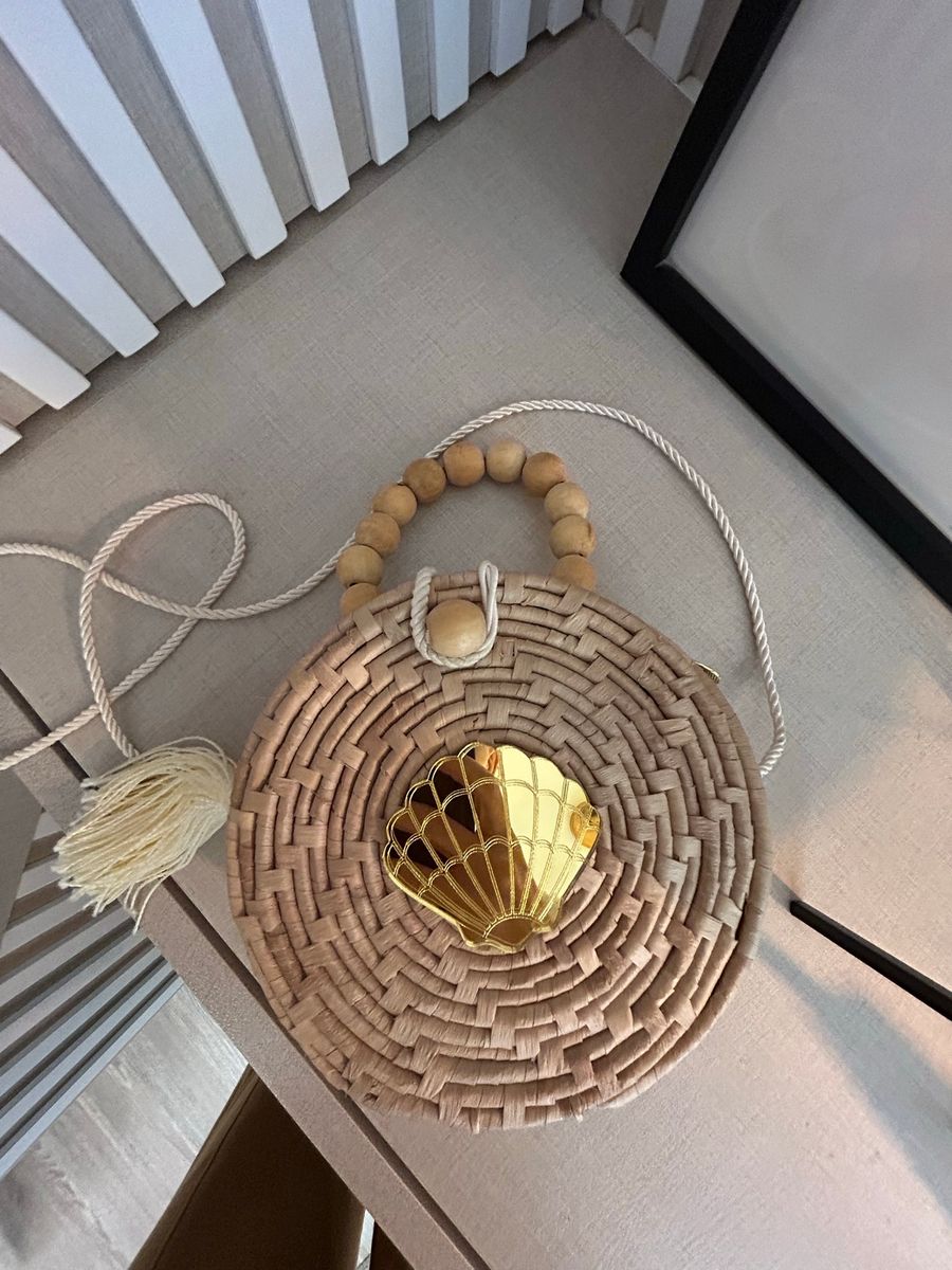 Bolsa de Palha com Concha Dourada Trend do Verão | Moda Praia Feminina ...