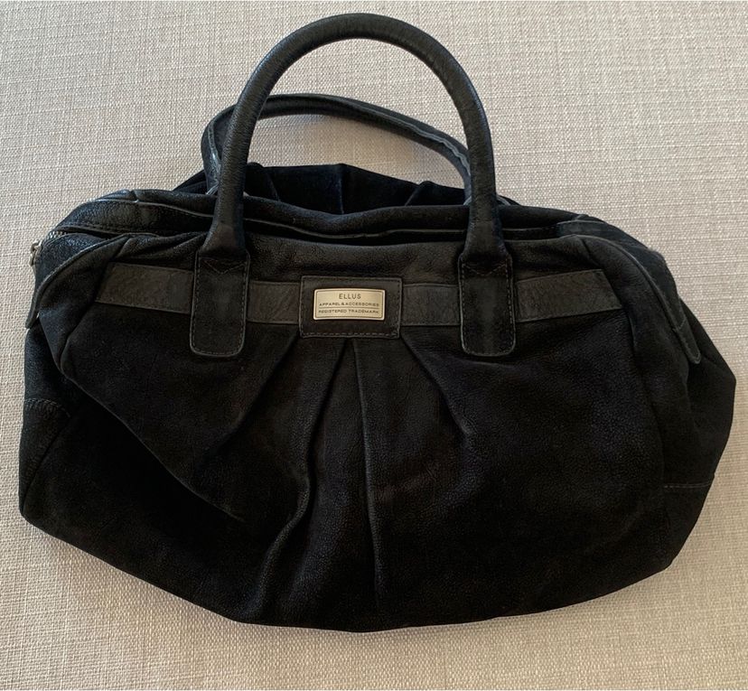 Bolsa Nobuck Preta Ellus | Bolsa de Ombro Feminina Ellus Usado 78104767 ...