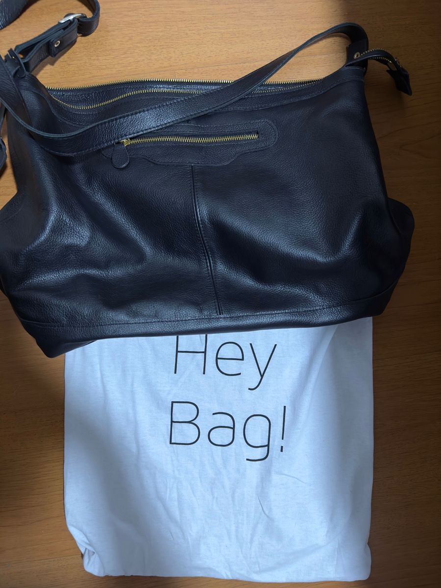 Bolsa Preta Grande Couro Legítimo Semi Nova | Bolsa de Ombro Feminina Hey Bag Usado 90908448 ...