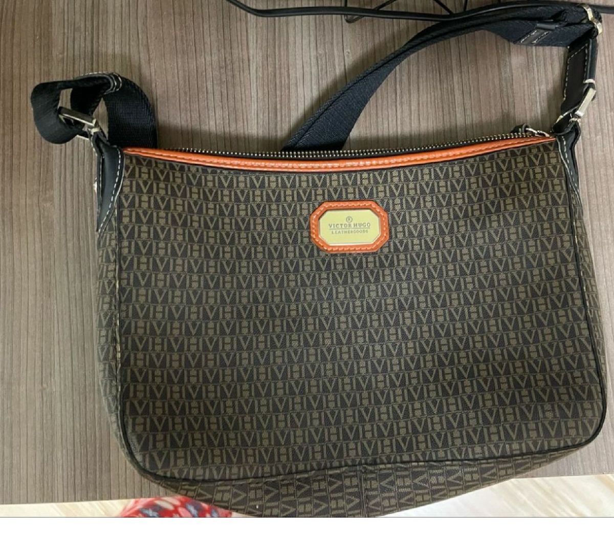 Bolsa Victor Hugo Original Andy | Bolsa de Ombro Feminina Victor Hugo ...