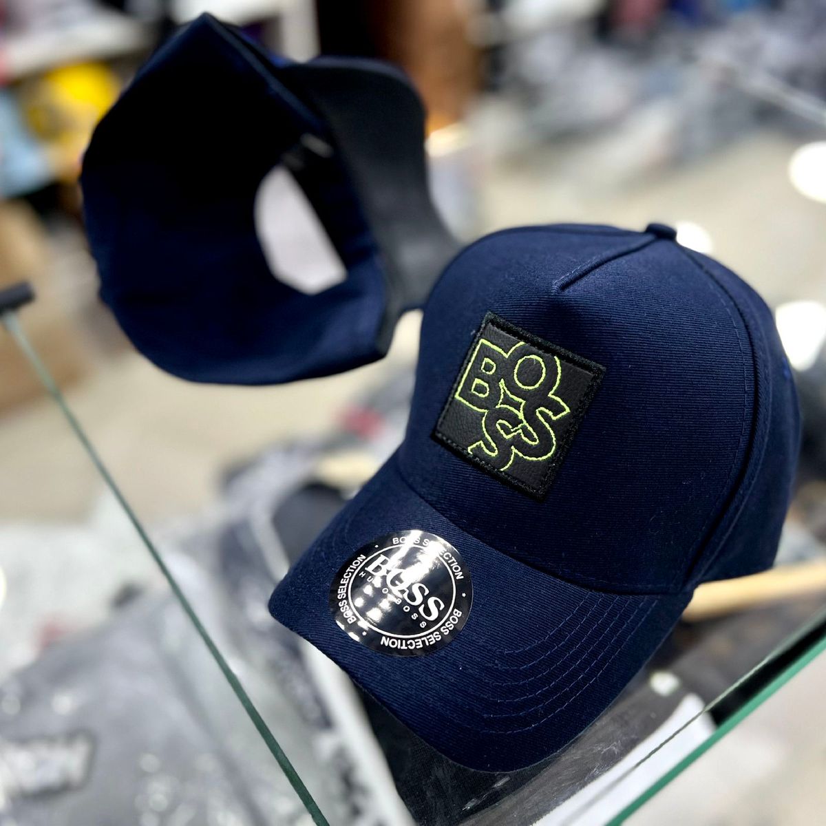 Boné Boss Azul Marinho Logo Bordado Aba Curva Ajuste Strapbak Exclusivo ...